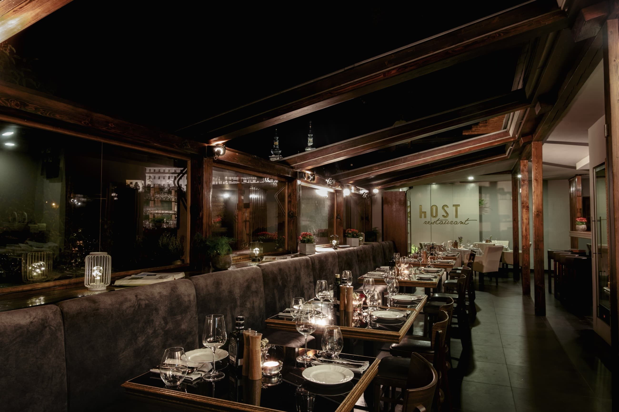 Italian restaurant Host restaurant